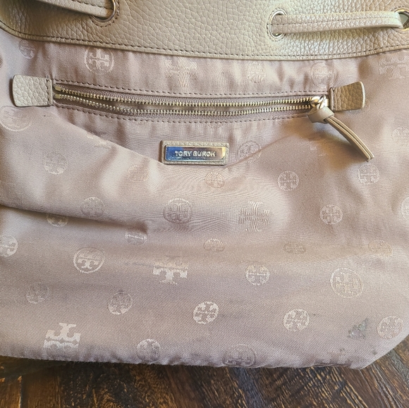 Tory Burch | Bags | Tory Burch Thea Bucket Bag | Poshmark